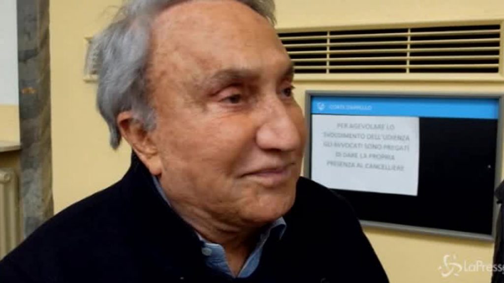 Il nuovo volto di Emilio Fede, l'ex direttore del Tg 4 torna in tv