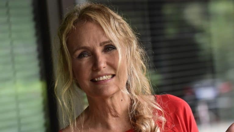 Il mondo insieme: il grande ritorno sul piccolo schermo di Licia Colò