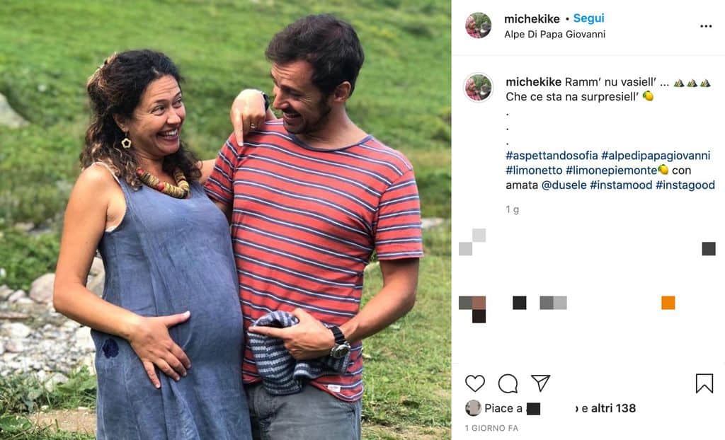 Eleonora D'Urso: baci e pancione ad alta quota insieme a Michele Olmo