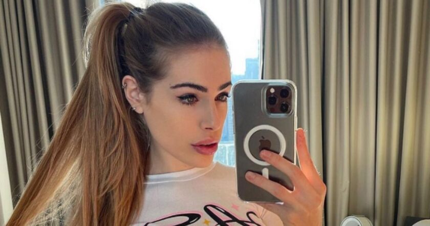 Asia Gianese si è laureata in scienze politiche: le foto da dottoressa ...