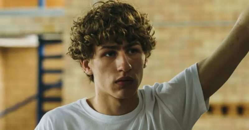 Mattia Carrano, chi è l'attore protagonista di Prisma che interpreta i ...