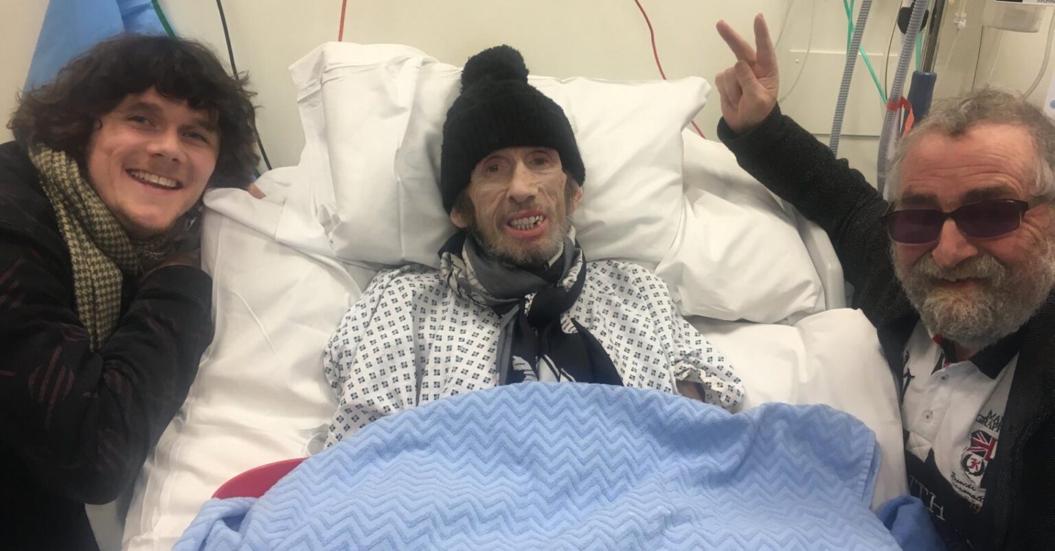 Morto Shane MacGowan, cantante della band punk Pogues: aveva 65 anni