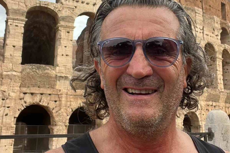 Dramma alla vigilia di Natale: Carlo esce per una corsa e muore