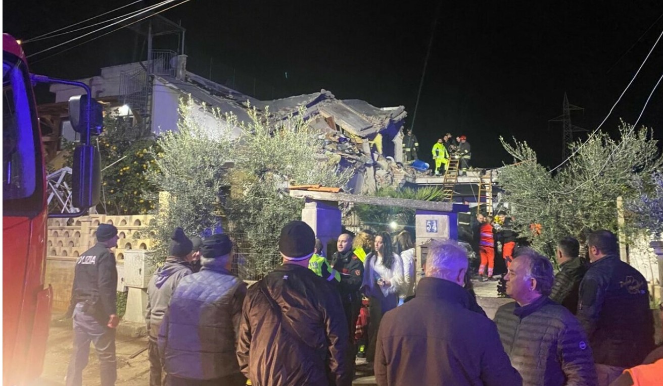 Esplosione a Terracina, crolla una villetta