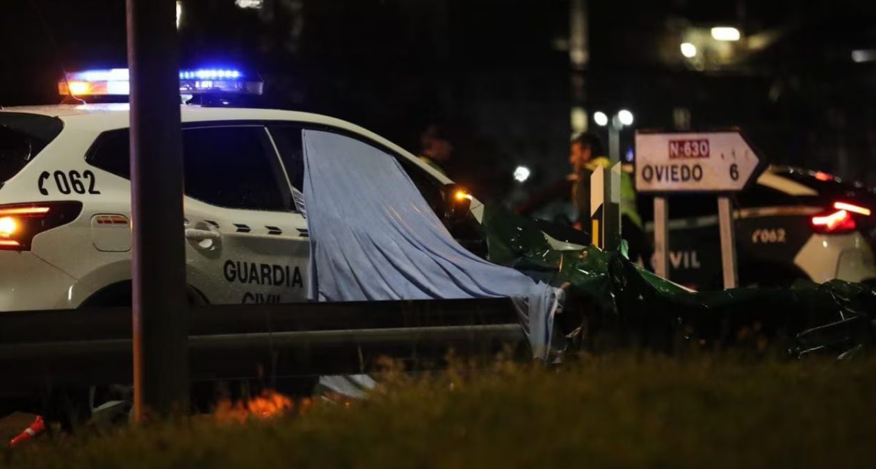 Spagna, decapita il padre e poi gioca a calcio con la testa Spagna, decapita il padre e poi gioca a calcio con la testa