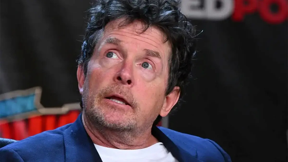 Michael J. Fox suona la chitarra al concerto dei Coldplay Michael J. Fox suona la chitarra al concerto dei Coldplay