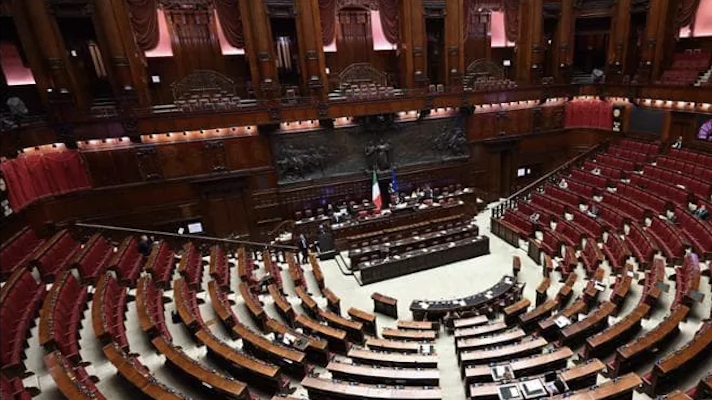Manovra Governo assente in aula e caos alla Camera | Vengano a scusarsi