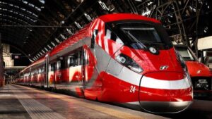 Allarme serpente su un Frecciarossa diretto a Milano: i passeggeri nel ...