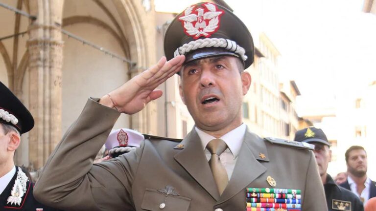 Vannacci, ipotesi partito. Il manifesto dei salviniani: “Non servono ...