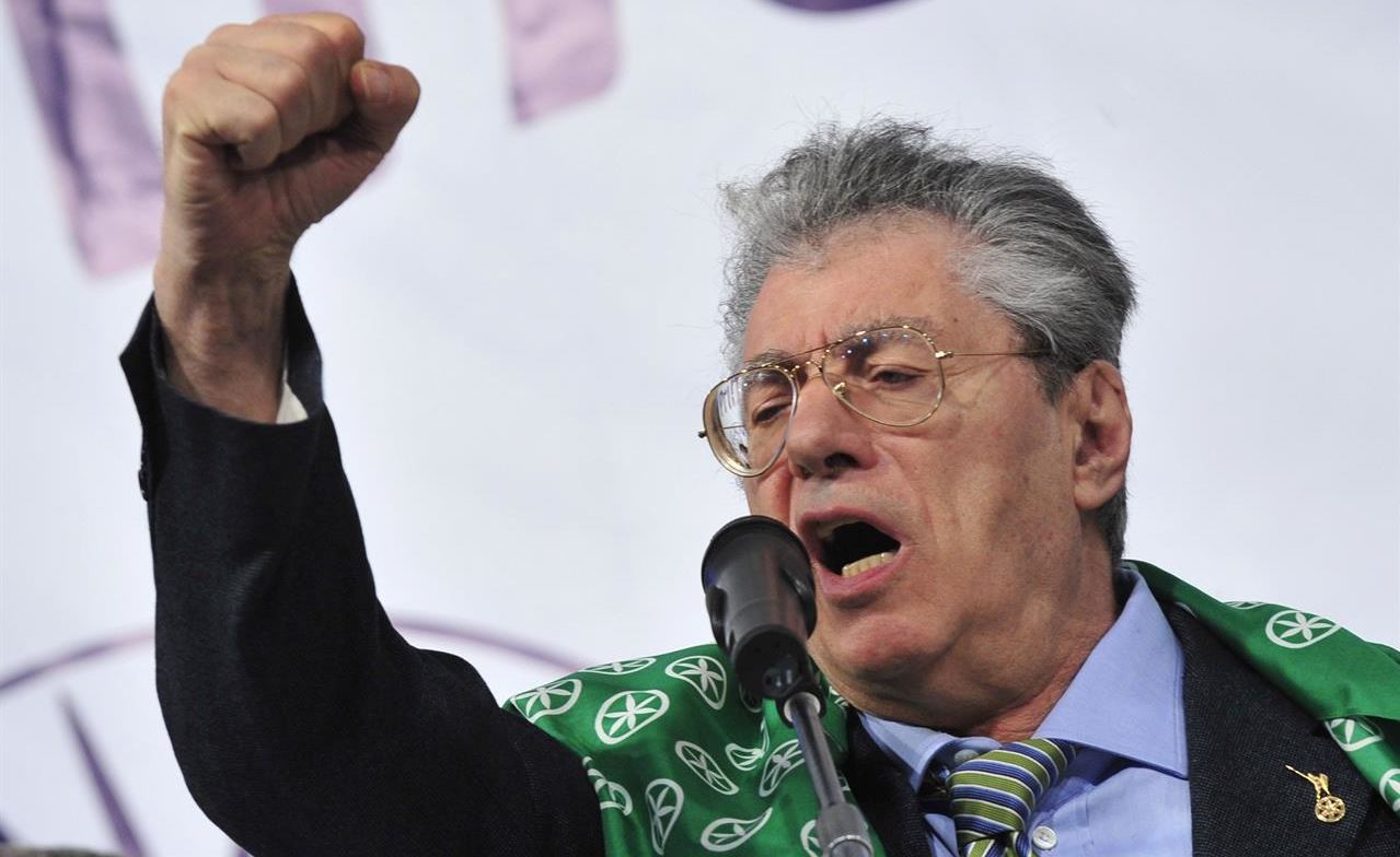 Umberto Bossi, l’ictus e la lunga ombra del gossip: la malattia ...