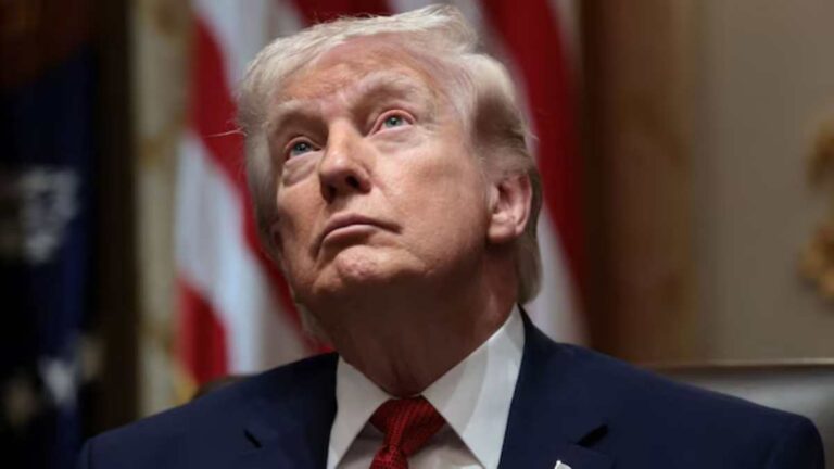 Trump, crollo totale! Dati mai visti prima