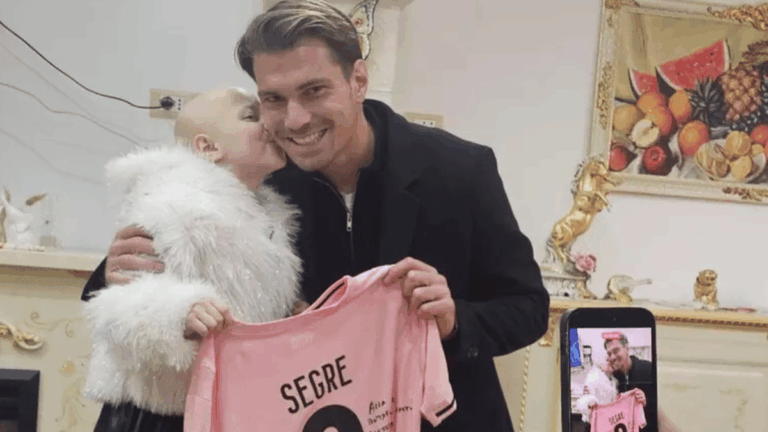 Lutto nel calcio addio alla piccola Alessia, simbolo del Palermo ...