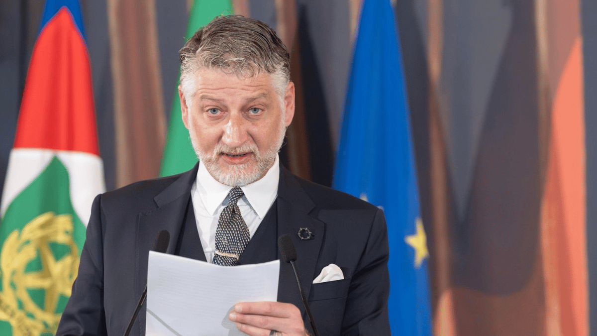 Terremoto alla Cultura: Giuli silura il suo cerchio magico dopo il caso ...