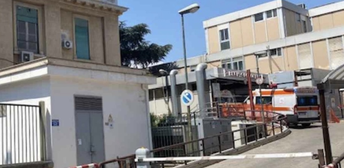 "La sua faccia...". Orrore nell'ospedale italiano, trovato in reparto ...